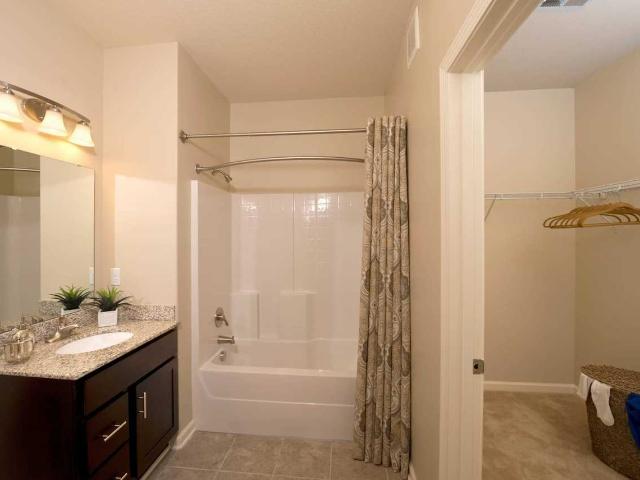 Meridian Harbourview 1 Bedroom Apartment for Rent at 7190 Harbour Towne Pkwy S, Suffolk, VA 23435