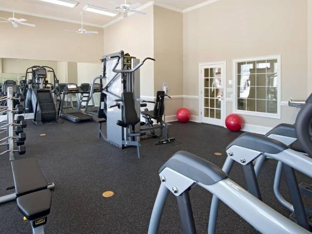 Meridian Harbourview 2 Bedroom Apartment for Rent at 7190 Harbour Towne Pkwy S, Suffolk, VA 23435