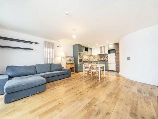 Meridian Point, Greenwich 2 bed flat to rent £2,500 pcm £577 pw