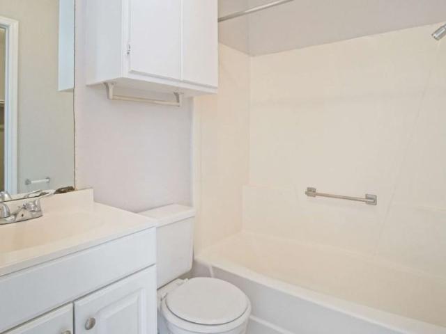 Meridian Place Apartments 1 Bedroom Apartment for Rent at 800 N Meridian Ave, Oklahoma City, OK 73107
