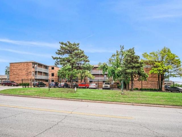 Meridian Place Apartments 1 Bedroom Apartment for Rent at 800 N Meridian Ave, Oklahoma City, OK 73107