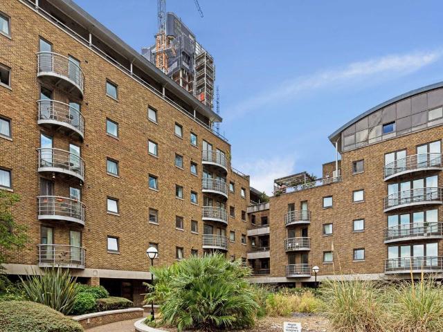 Meridian Place, Canary Wharf E14, 2 bed flat to rent, £2,500 pcm | PrimeLocation