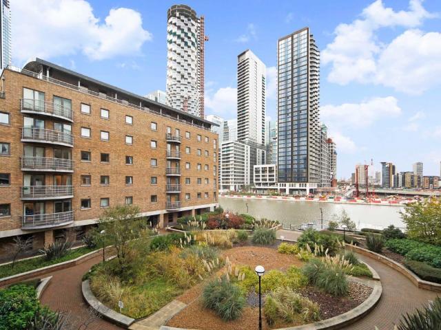 Meridian Place, Canary Wharf E14, 2 bed flat to rent, £2,500 pcm | PrimeLocation