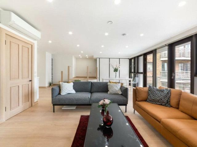 Meridian Place, Canary Wharf, London E14, 3 bed flat to rent, £4,300 pcm | PrimeLocation