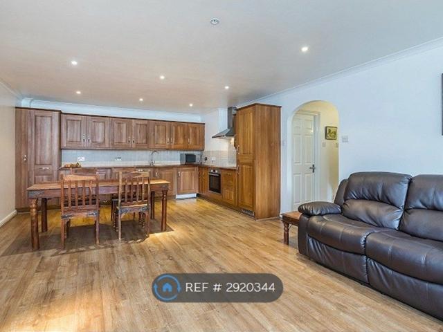 Meridian Place, London E14, 2 bed flat to rent, £2,200 pcm | PrimeLocation
