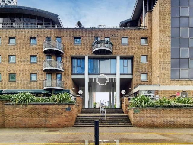 Meridian Place, London E14, 2 bed property to rent, £3,200 pcm | PrimeLocation