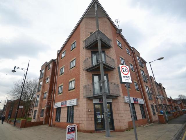 Meridian Square, Stretford Road. 2 bed apartment to rent £1,450 pcm £335 pw