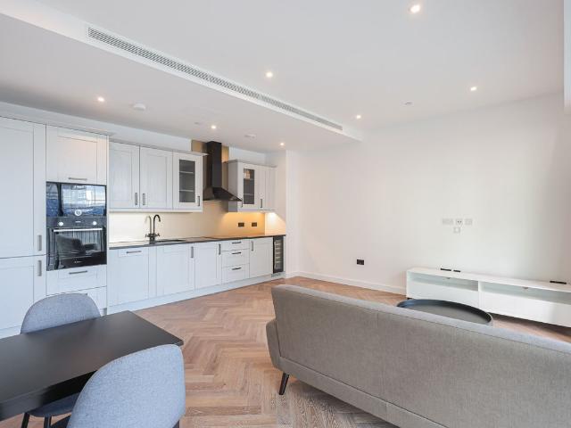 Merino Gardens, Wapping E1W, 2 bed flat to rent, £3,900 pcm | PrimeLocation
