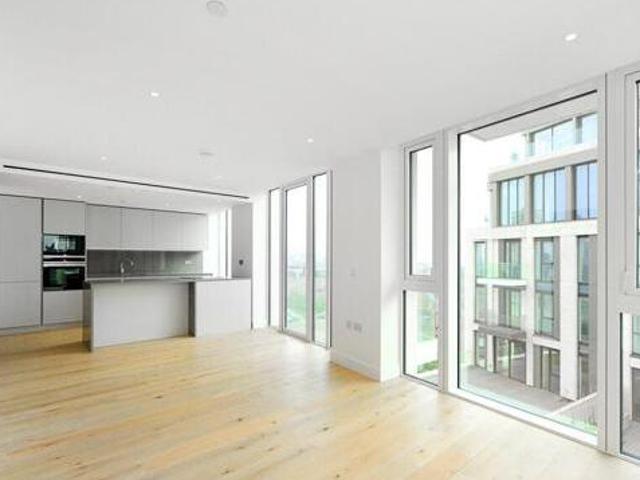Merino Gardens, London, 3 Bedroom Apartment