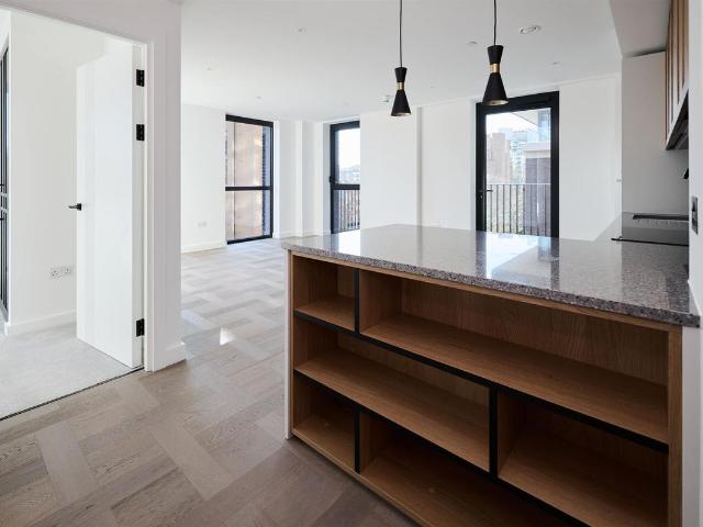 Merino Gardens, London Dock, Wapping E1W, 2 bed flat to rent, £3,792 pcm | PrimeLocation