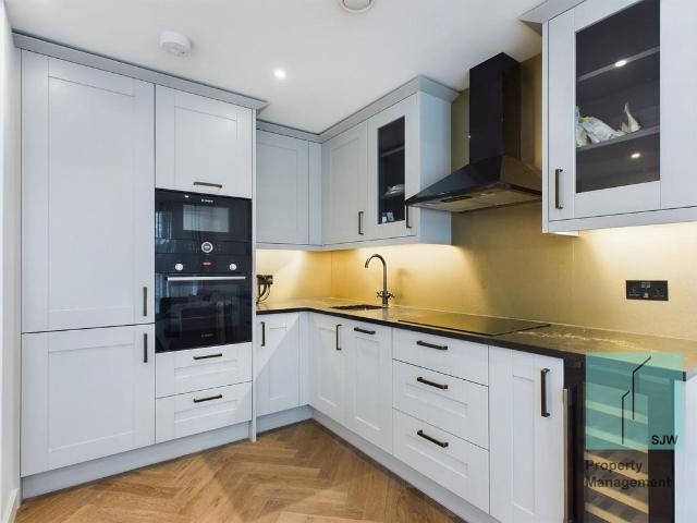 Merino Gardens, London E1W 1 bed apartment to rent £2,999 pcm £692 pw