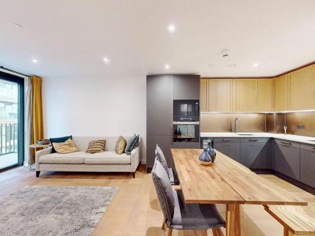 Merino Gardens, London, E1W 1 bed apartment to rent £3,100 pcm £715 pw