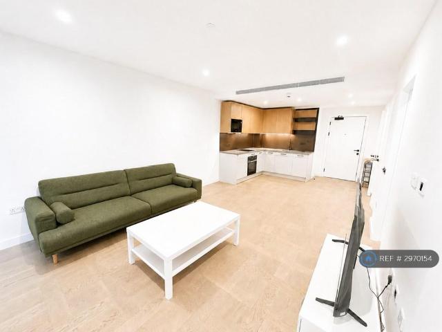 Merino Gardens, London, E1W 1 bed flat to rent £2,850 pcm £658 pw