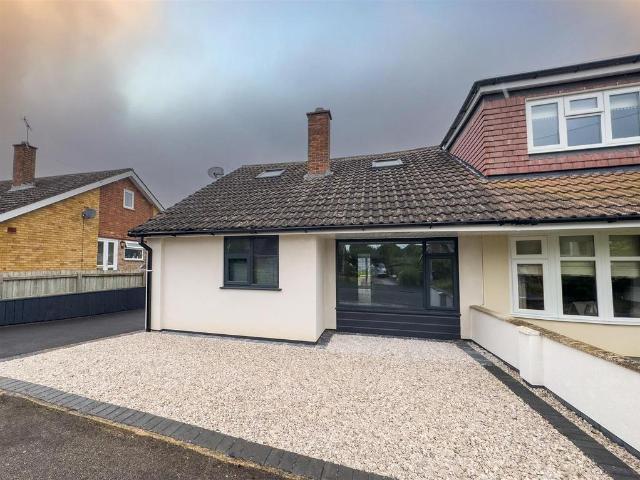 Meriton Road, Lutterworth LE17 3 bed semi detached bungalow to rent £1,595 pcm £368 pw