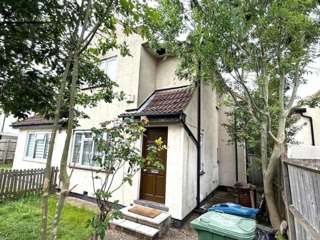 Merlin Crescent, Edgware, HA8 3 bed semi detached house to rent £2,250 pcm £519 pw