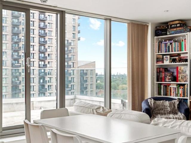 Merlin Heights, Waterside Way. 3 bed apartment to rent £2,800 pcm £646 pw
