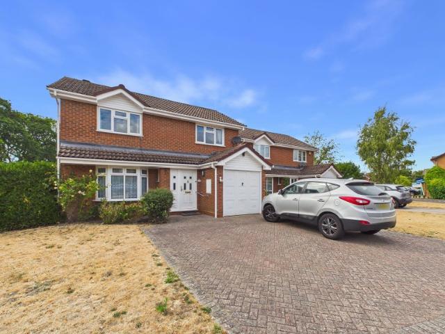 Merlin Way, Farnborough 4 bedrooms Property for lettings Seymours