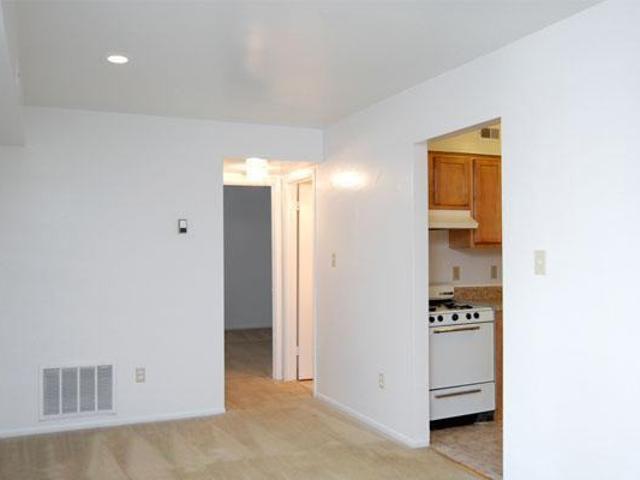 Merrimac Crossing Apartment Homes 2 Bedroom Apartment for Rent at 159 Merrimac Trl, Williamsburg, VA 23185