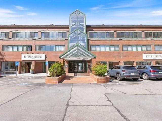 Merrimac St Apt, Newburyport, Condo For Sale