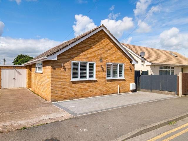 Merrimans Walk, Worcester, WR3 2 bed detached bungalow to rent £1,395 pcm £322 pw