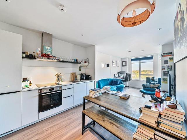 Merrion Avenue, Stanmore 1 bed flat to rent £1,700 pcm £392 pw