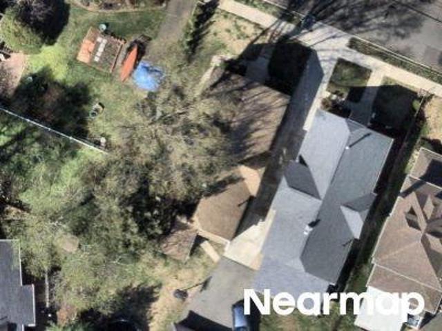 Merrick Ave