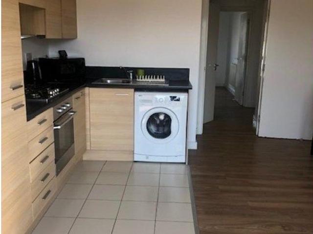 Merrick House, Reading RG2, 2 bed flat to rent, £1,400 pcm | PrimeLocation