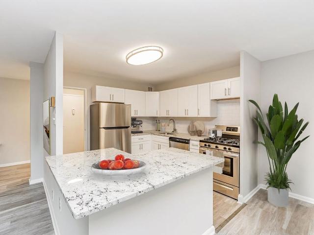 Merrill House Apartments 2 Bedroom Apartment for Rent at 210 E Fairfax St, Falls Church, VA 22046 Falls Church