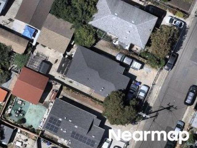 Merritt Ave