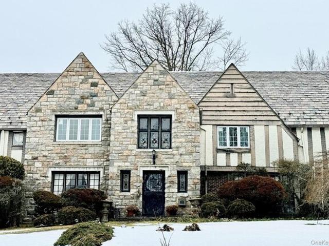 Merrivale Ter, Great Neck, Home For Sale