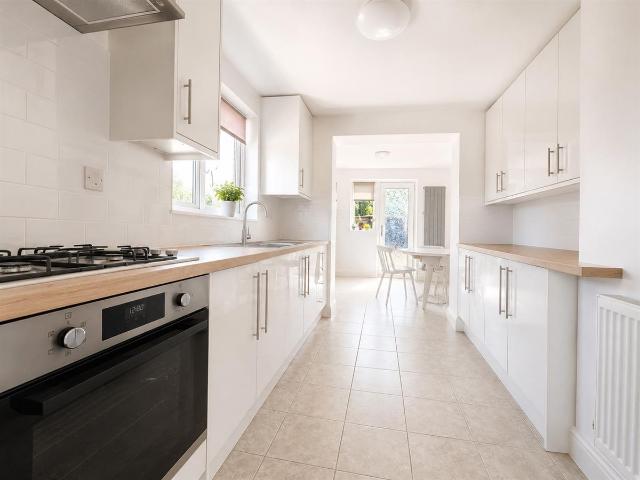 Merrow Close, Portchester, Fareham PO16, 4 bed semi detached house to rent, £1,950 pcm | PrimeLocation