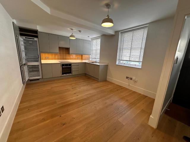 Merrow Street, London SE17, 1 bed flat to rent, £1,850 pcm | PrimeLocation