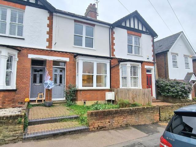 Merry Hill Mount, BUSHEY, WD23 4 bed property to rent £2,800 pcm £646 pw