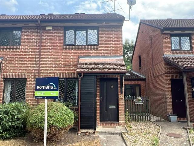 Merryman Drive, Crowthorne, RG45 2 bed house to rent £1,495 pcm £345 pw