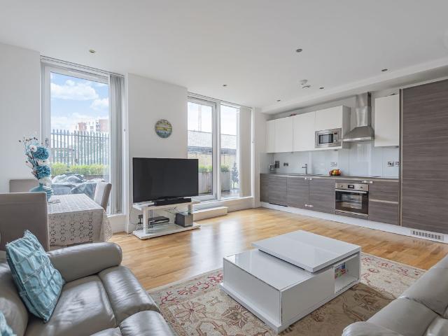 Merryweather Place, London SE10, 2 bed flat to rent, £2,300 pcm | PrimeLocation