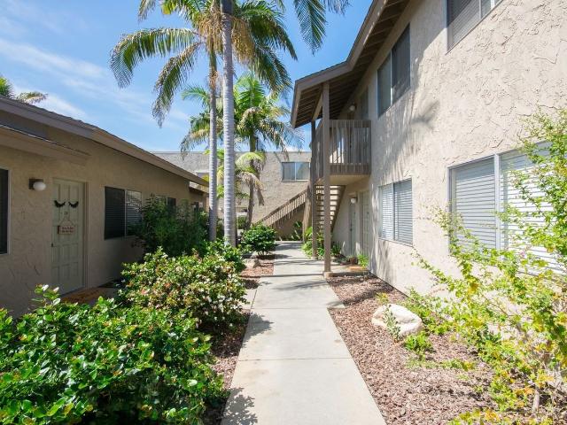Merrywood Apts. 1 Bedroom Apartment for Rent at 2585 Jefferson St, Carlsbad, CA 92008