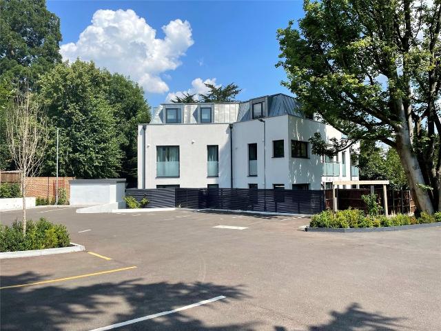 Merrywood Park, Reigate RH2, 2 bed flat to rent, £2,200 pcm | PrimeLocation