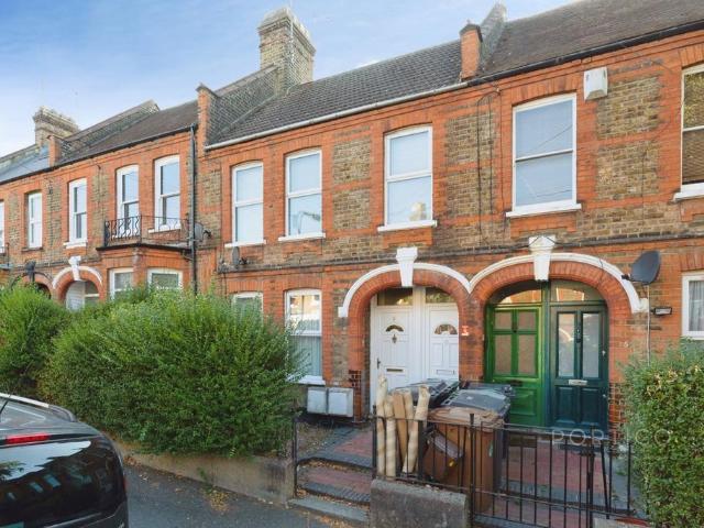 Mersey Road, London, E17 2 bed flat to rent £2,000 pcm £462 pw