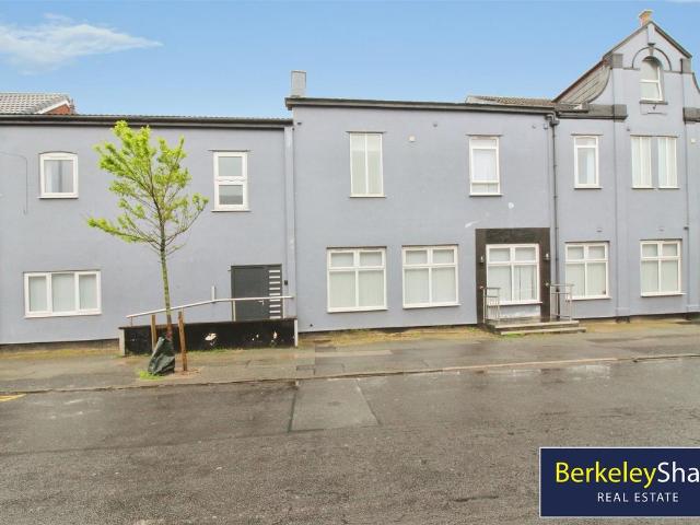 Mersey View, Brighton Le Sands, Liverpool L22, 2 bed flat to rent, £1,100 pcm | PrimeLocation
