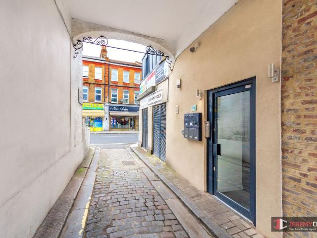 Mesari Court, 1 Western Mews, London W9, 1 bed flat to rent, £2,050 pcm | PrimeLocation