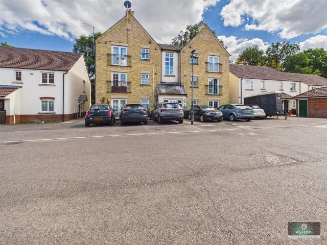 Messenger Close, Ifield, Crawley RH11, 2 bed flat to rent, £1,395 pcm | PrimeLocation