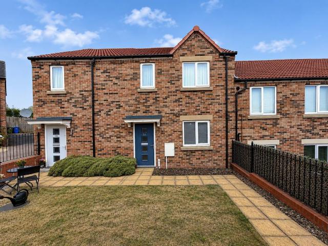 Messiter Way, Dudley DY1, 2 bed maisonette to rent, £900 pcm | PrimeLocation
