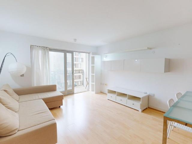 Metcalfe Court, John Harrison Way, London SE10, 1 bed flat to rent, £1,675 pcm | PrimeLocation