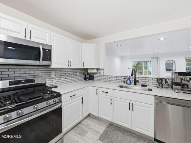 Metedeconk Ct, Freehold, Home For Sale