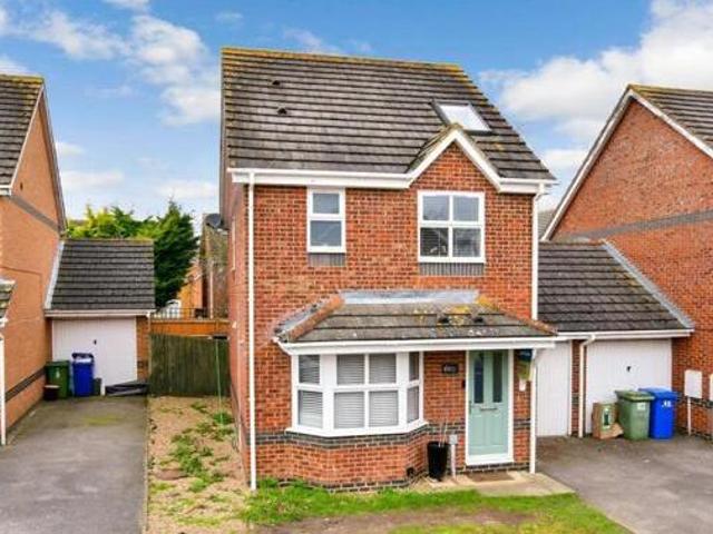 Meteor Close, Milton Regis, 4 Bedroom Link
