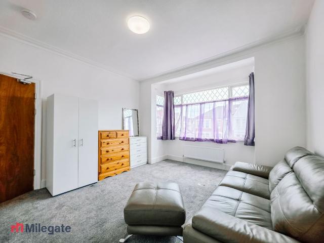 Meteor Road, Westcliff On Sea SS0, Room to rent, £650 pcm | PrimeLocation