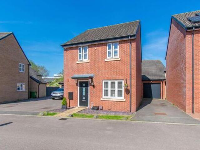 Meteor Way, Whetstone, 3 Bedroom Detached