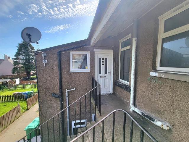 Methil Brae, Methil KY8, 2 bed flat to rent, £550 pcm | PrimeLocation
