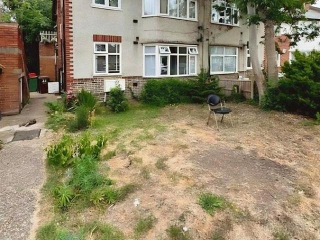 Methuen Close, Edgware HA8, 2 bed maisonette to rent, £1,600 pcm | PrimeLocation