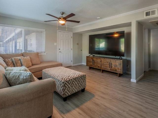 Metro @ 404 Apartments 1 Bedroom Apartment for Rent at 404 Andrews Ave, Cockrell Hill, TX 75211 Winnetka Heights